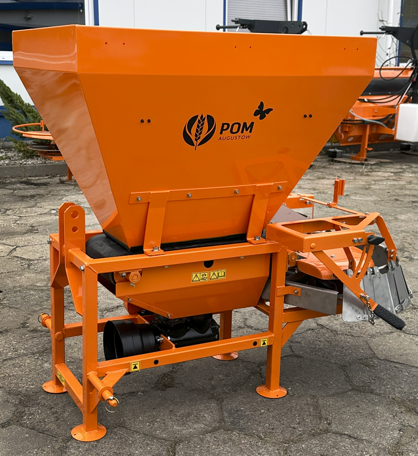 Rozsiewacz komunalny N 031M – POM Augustów